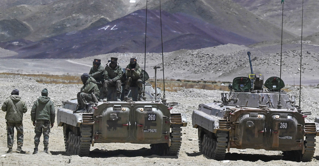 മലമുകളിലെ ടാങ്ക് വിന്യാസം സാഹസം – Indian Army | Ladakh | Manorama ...