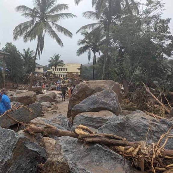 Massive landslides strike Wayanad - LIVE UPDATES | വയനാട് ഉരുൾപൊട്ട ...