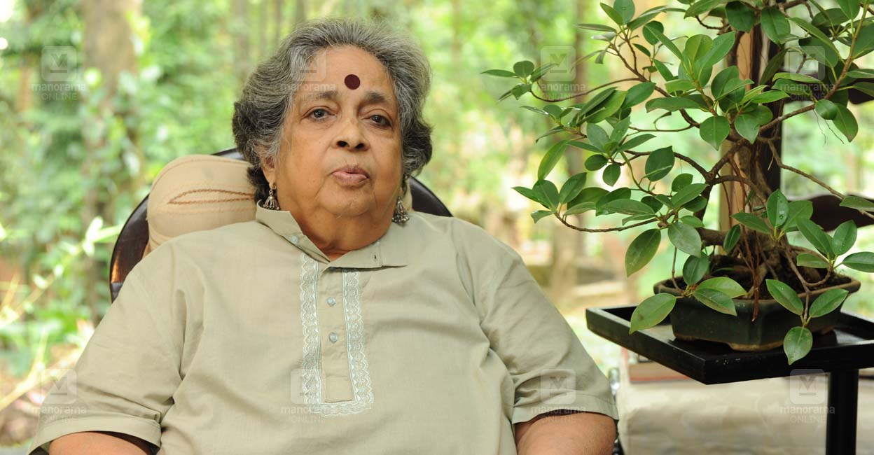 അമ്മയിൽ നിന്ന് മോചനമാഗ്രഹിക്കാത്ത മകൾ; ഹൃദയം തൊടുന്ന ജീവിതമെഴുത്തുമായി ...