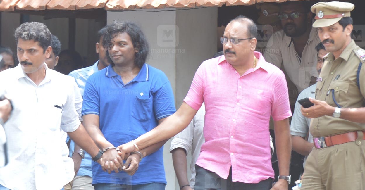 4 കുടുംബാംഗങ്ങളെ കൊന്നു: കേസിൽനിന്ന് ഒഴിവാക്കണമെന്ന് കാഡൽ, ആവശ്യം തള്ളി ...