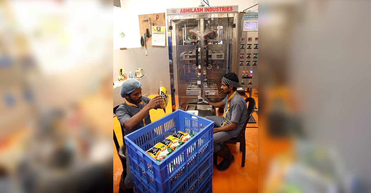 തുടക്കം രണ്ടു പശുവിൽനിന്ന് ഇന്ന് 50 കോടിയുടെ ഡെയറി പ്ലാന്റ് | Dairy ...