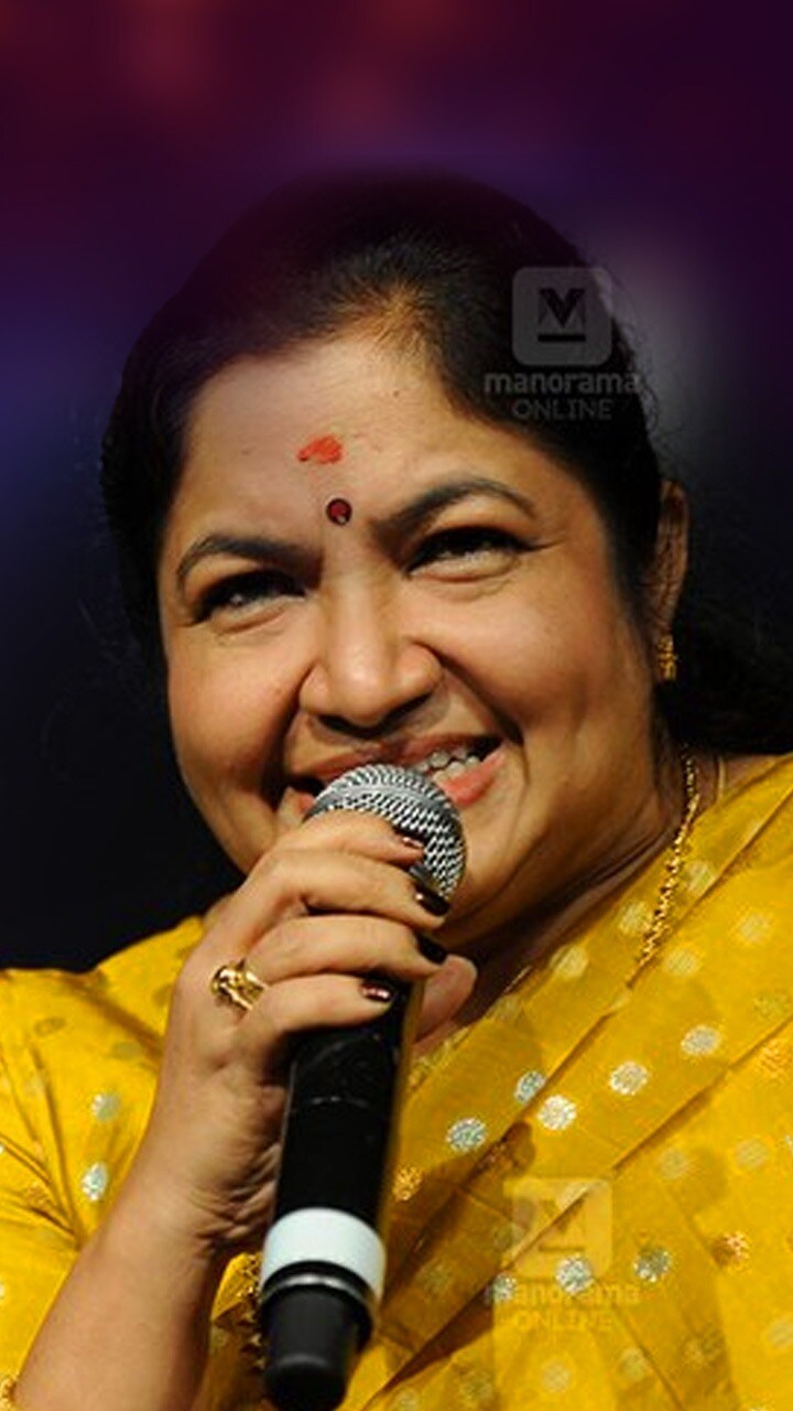 ചിത്രപൂര്‍ണിമയുടെ വേദിയിലേക്ക്