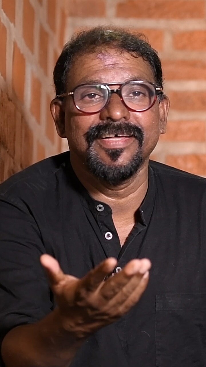 ''ഇനി എൻ കണ്ണുകൾ നിൻ കൈകൾ...'' -Murukan Kattakada Chat