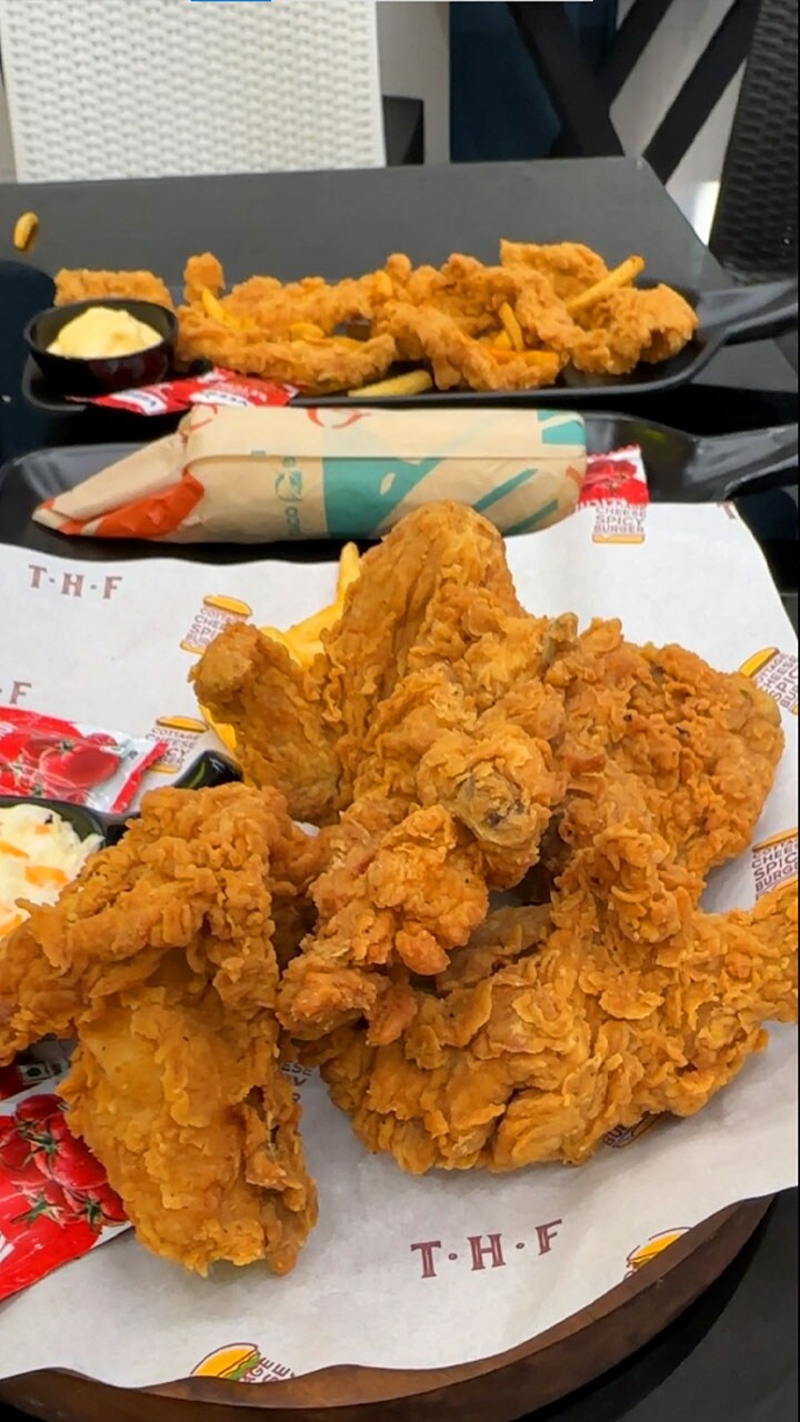 Eat Repeat - Labbaik Foodies Hub