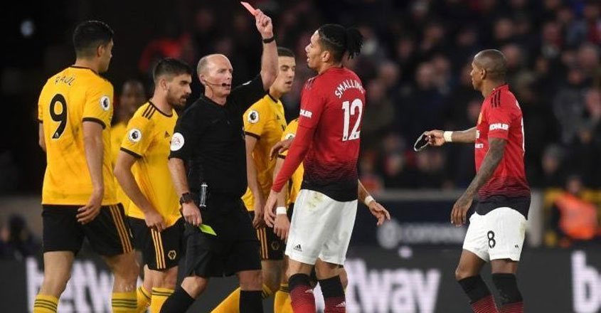 ചുവപ്പുകാർഡിൽ ഡീനിന് ‘സെഞ്ചുറി’ | Mike Dean completes 100 Red Cards in ...