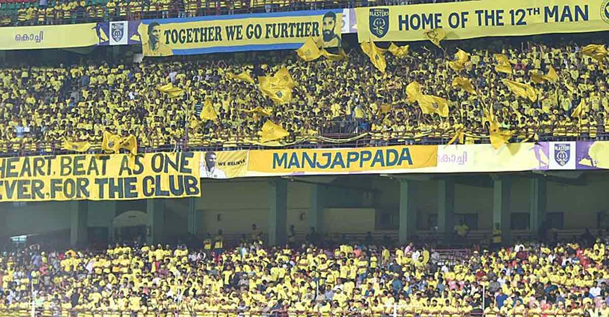 കാണികളില്ലാതെ പന്തുകളിയില്ല; മഞ്ഞക്കുപ്പായം അണിഞ്ഞ മാരിവാൾഡോമാരെ ...