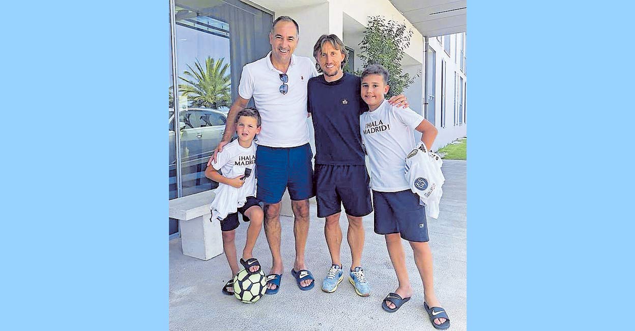 ഞങ്ങൾക്ക് ഇനിയും മത്സരങ്ങൾ തരൂ...- A WhatsApp Chat with Indian Football ...