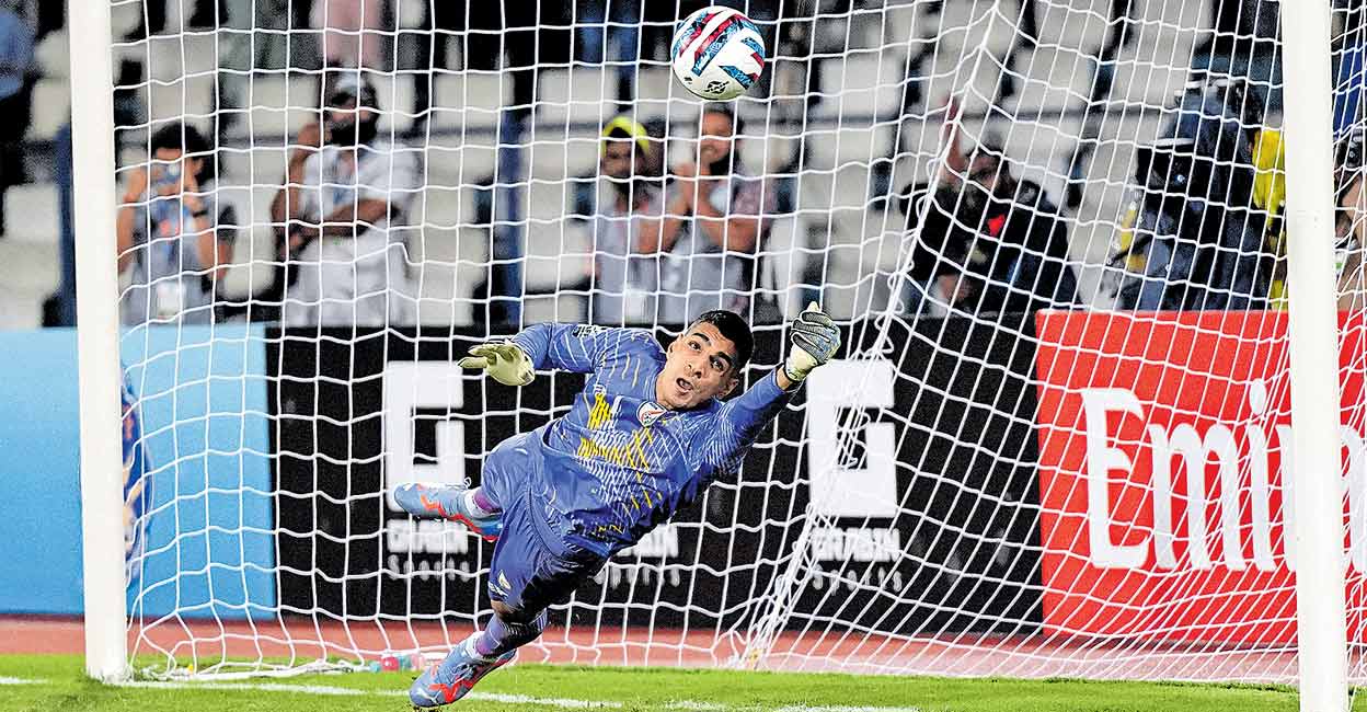 ഗുർപ്രീത് കിങ് സന്ധു! - India vs Kuwait SAAF cup football match update ...