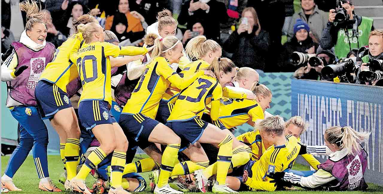 സ്വീഡിഷ്യൂം!- Sweden defeated the US in the prequarters | Manorama News ...