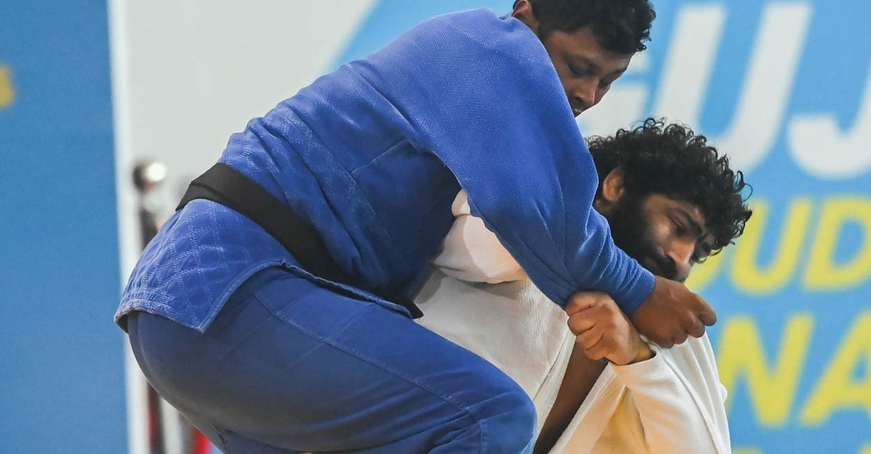 മലർത്തിയടിച്ചു, ചരിത്രം | National games | Judo | Gold medal | AR Arjun ...