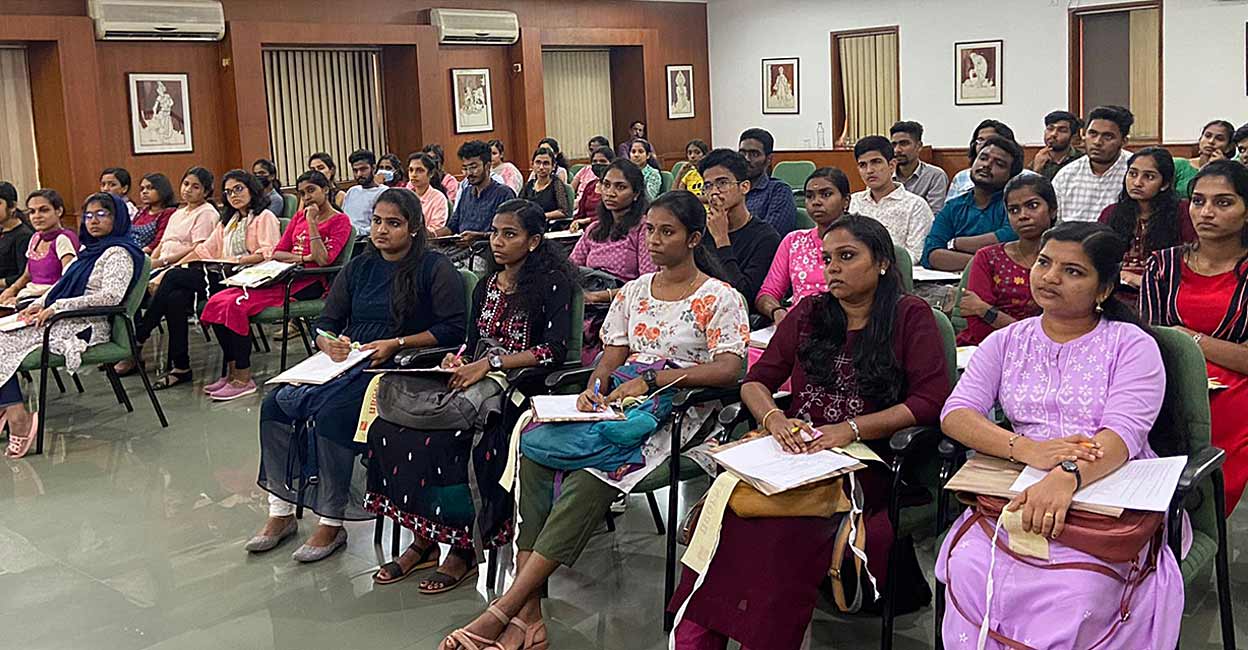 മനോരമ ഓൺലൈൻ ക്യാംപസ് റിപ്പോ‌ർട്ടർ - Campus Reporter | College | Campus ...