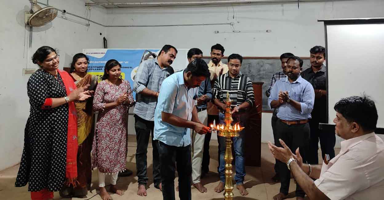 ഇലക്ട്രോണിക്സിൽ പുതിയ സാധ്യതകൾ പരിചയപ്പെടുത്തി സെലെസ്റ്റൺ 23 - DB ...