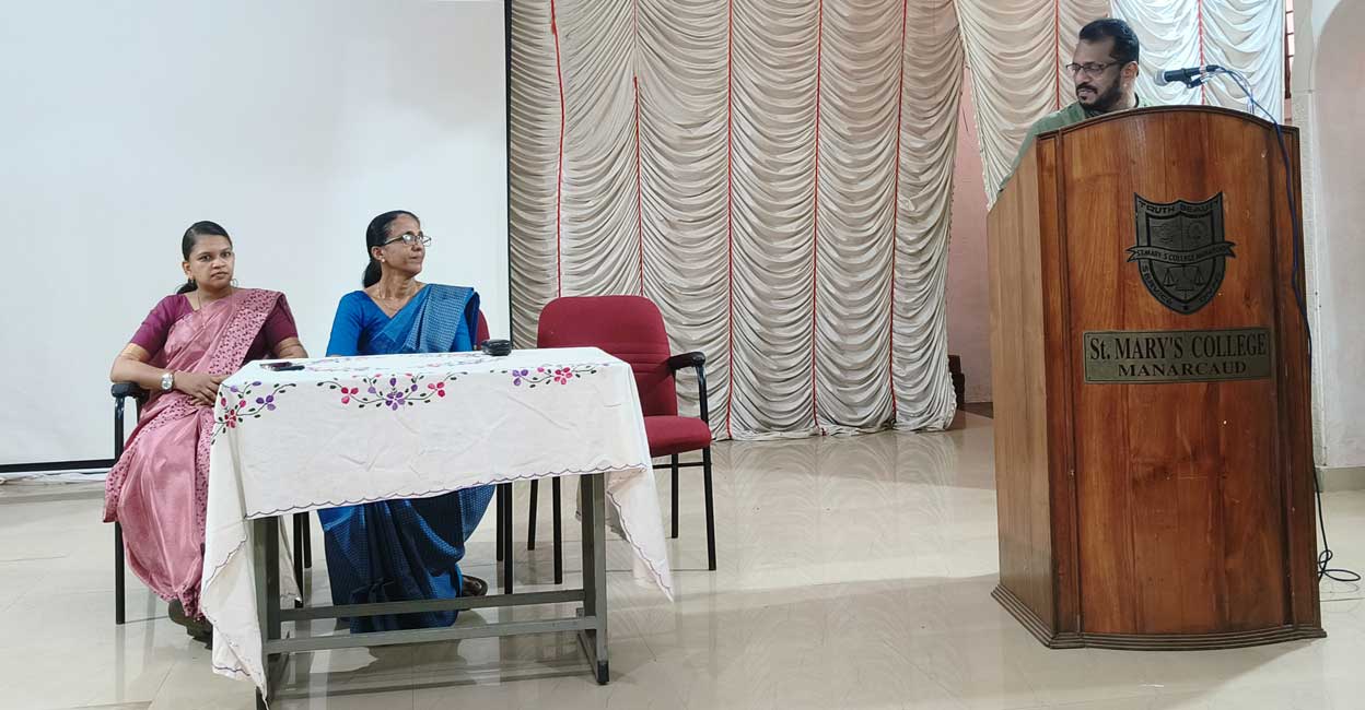 മണർകാട് സെന്റ് മേരീസ് കോളജിൽ പരിസ്ഥിതി ദിനം ആചരിച്ചു- St Marys College ...