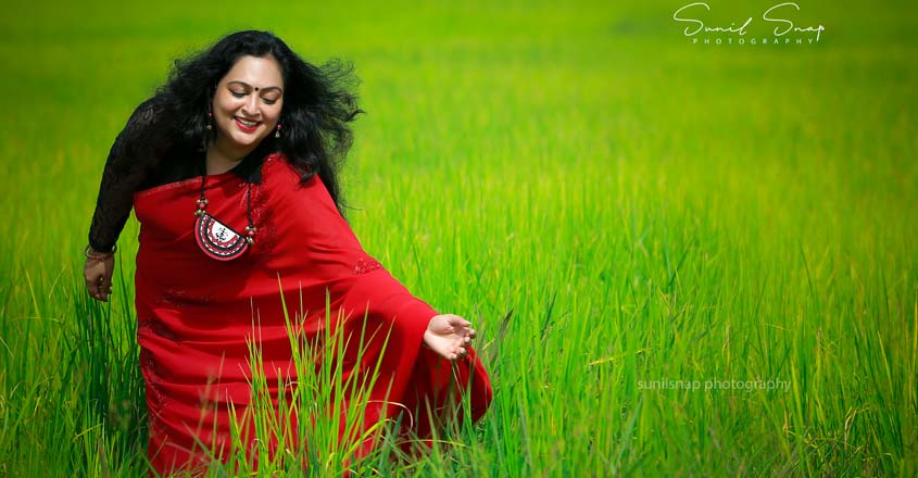 ചുവപ്പ് സാരിയിൽ അതിസുന്ദരിയായി രശ്മി സോമൻ | Reshmi Soman | Serial ...