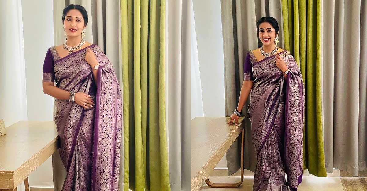 സാരിയിൽ അതിസുന്ദരിയായി നവ്യ നായർ | Actress Navya Nair | Banarasi Saree ...