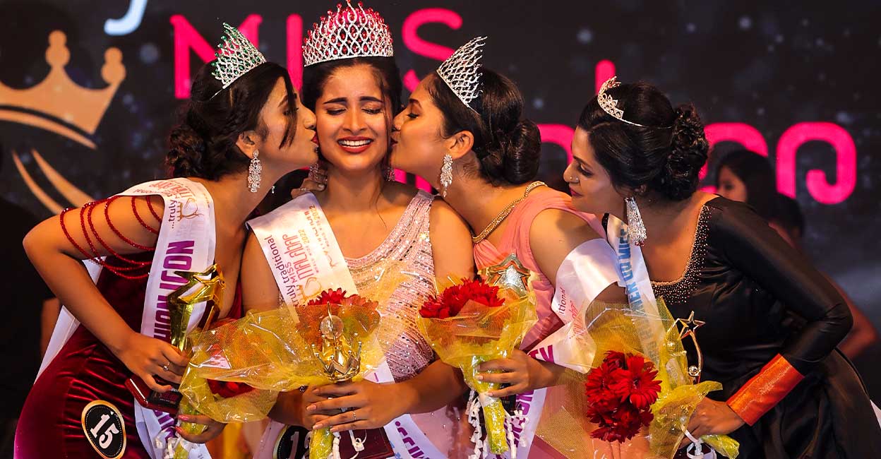 റോസ്മിന്‍ തടത്തിൽ ജേതാവ് - Rosmin Tadathil | Miss Malabar 2022 ...