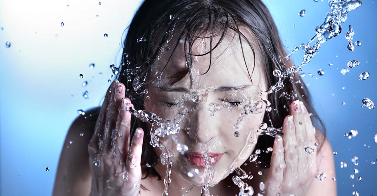 തണുത്ത വെള്ളത്തിൽ മുഖം കഴുകാറുണ്ടോ | Cold Water| Face Washing | Skin ...