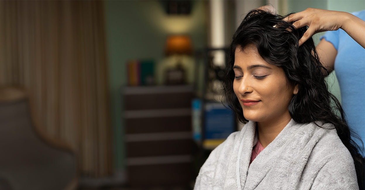 ഇനി മുടിയിഴകള്‍ പൊട്ടിപ്പോകില്ല, ആരോഗ്യത്തോടെ മുടി വളരും; ഹെയർ സ്പാ ...