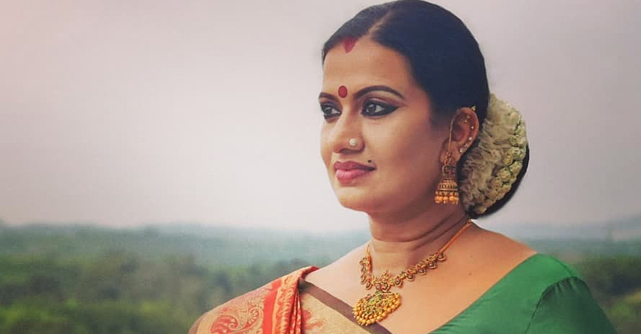 നടി ദേവി ചന്ദനയ്ക്ക് കോവിഡ് | Actress Devi Chandana | Covid Positive | Serial Actress | Viral ...