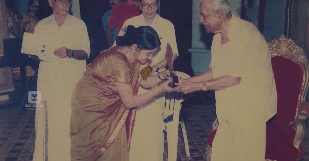 97ലും ചടുലമായ ചുവടുകൾ, ഇഷ്ടം കേരളനടനം, പ്രണയം പറഞ്ഞതും മുദ്രകളിലൂടെ ...