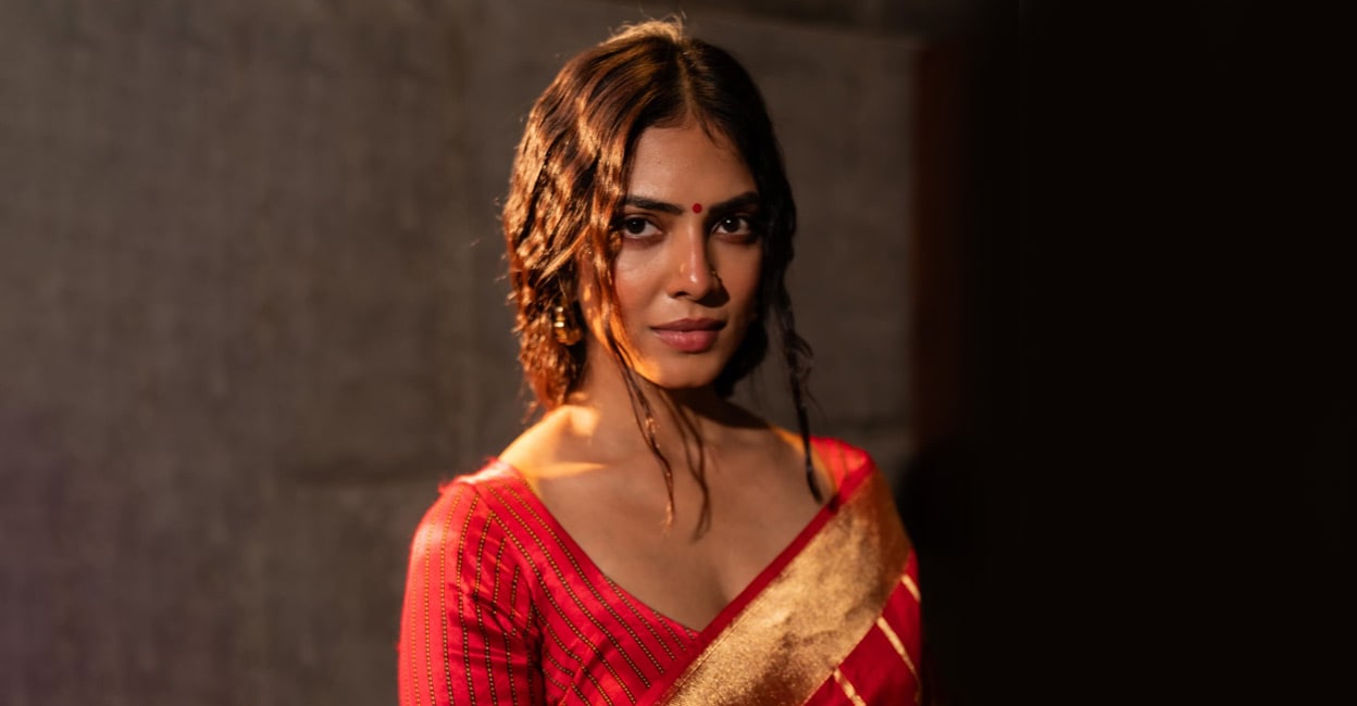 പ്രണയിക്കാൻ അറിയുമെങ്കിൽ നിങ്ങളെ തന്നെ സ്നേഹിക്കു; സാരിയിൽ ദേവതയെപ്പോലെ ...