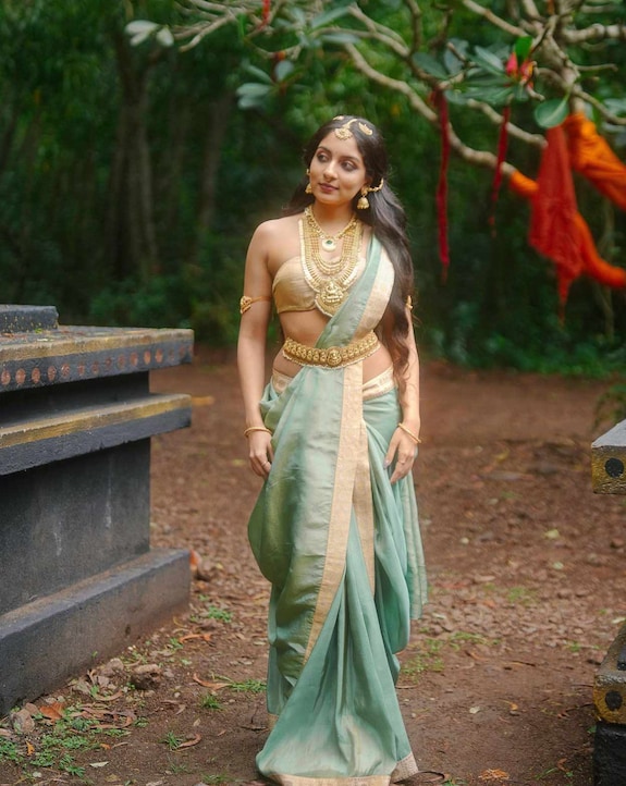 ‘വൈശാലിയോ ശകുന്തളയോ?’: ആരാധക ശ്രദ്ധനേടി ഇഷാനിയുടെ ഗ്ലാമർ ഫോട്ടോഷൂട്ട് | Ishani Krishna | Krishna ...