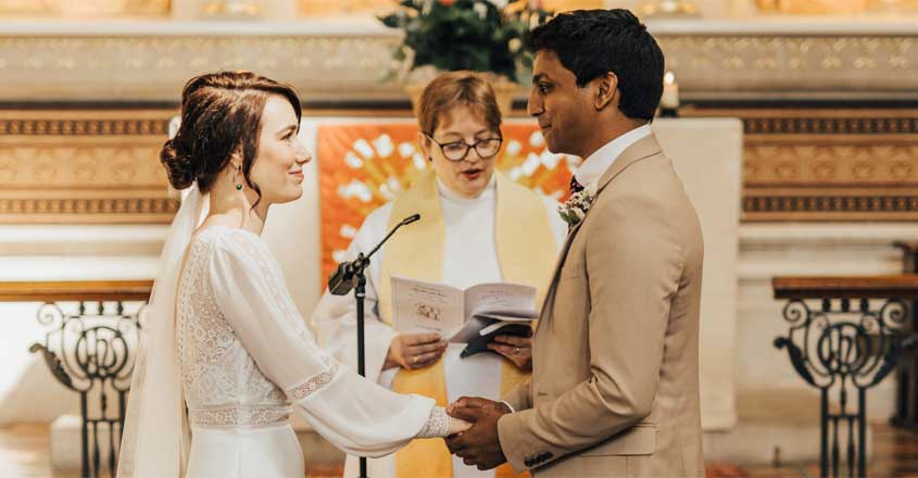 ആശുപത്രിയിൽ വിവാഹിതരായി ഡോക്ടറും നഴ്സും | Covid 19 | Corona Virus ...