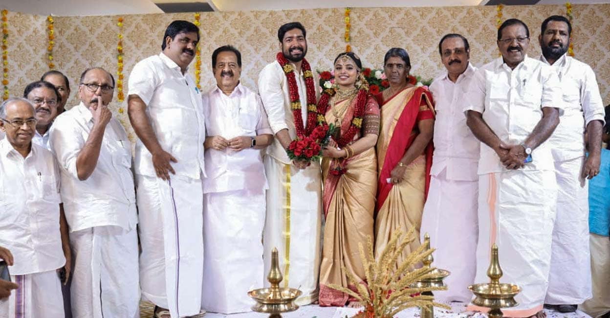 അഭിജിത്തിനും നജ്മിക്കും പ്രണയസാഫല്യം; കെഎസ്‍യു മുൻ സംസ്ഥാന പ്രസിഡന്റ് വിവാഹിതനായി- KM Abhijith ...