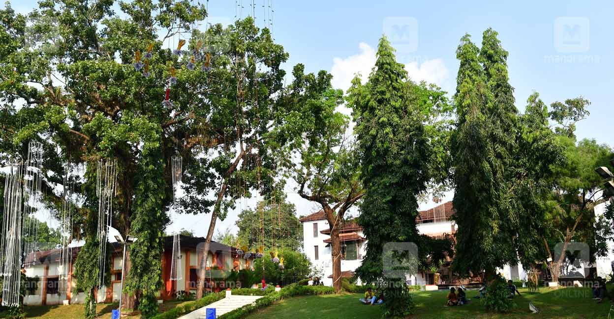 ഈ മരങ്ങൾ പറയുന്നത് - Aluva UC College | Memories | 100 Years | Yuva ...