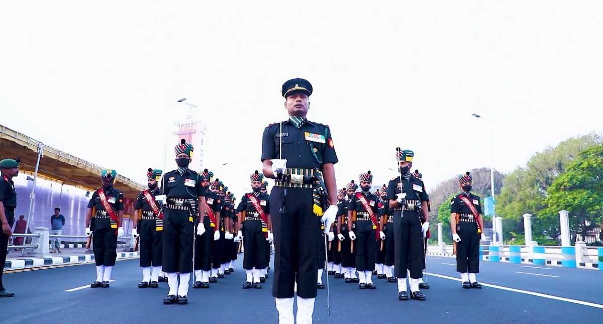 അഭിമാനമായി ഹേമന്ത് രാജ്: അന്ന് ലീവ് മാറ്റിവച്ച് രക്ഷാപ്രവ ...