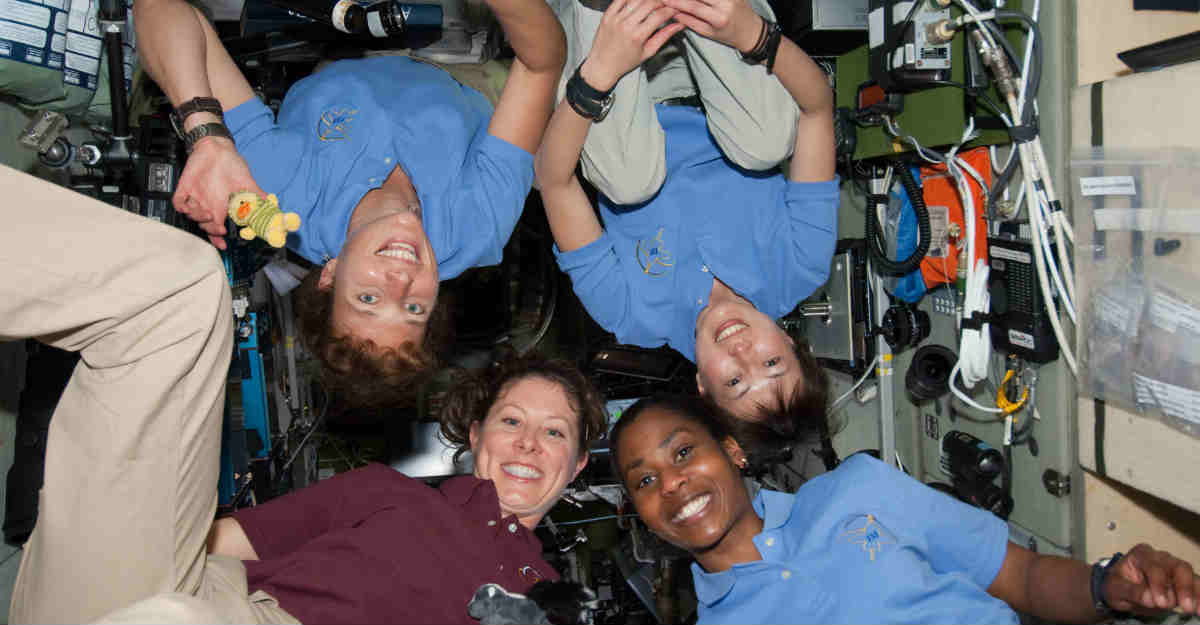 ബഹിരാകാശ യാത്രികയുടെ ആര്‍ത്തവകാലത്ത് സംഭവിക്കുന്നത്... ബാത്ത് റൂം ...