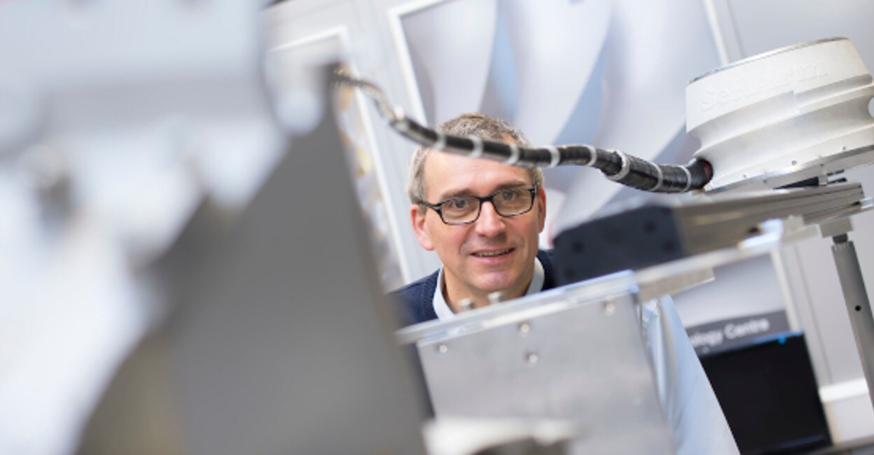 അർബുദ ശസ്ത്രക്രിയക്ക് ‘പാമ്പ്’, കോബ്ര റോബോട്ടുമായി ഗവേഷകർ