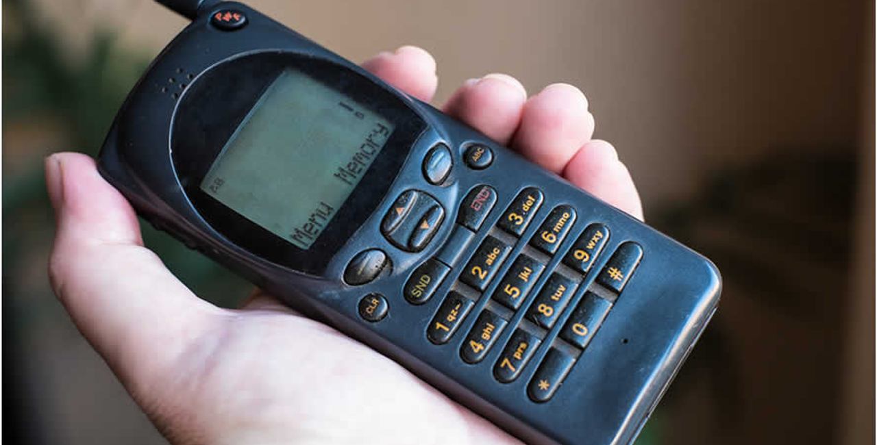 കോളെടുത്താൽ 8 രൂപ പോയിരുന്ന കാലം; ആദ്യ ‘മലയാളം’ മൊബൈൽവിളിക്ക് 25 വയസ്സ് ...