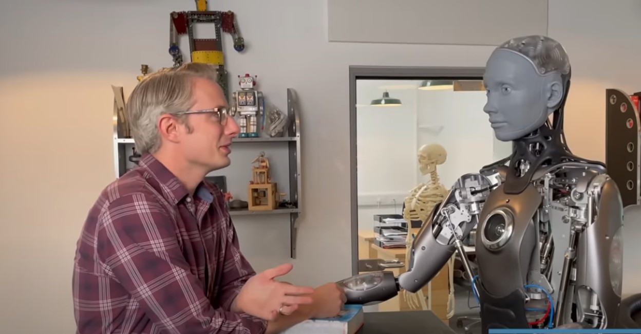 ആരും ഭയക്കേണ്ട, മനുഷ്യനെ കീഴടക്കില്ലെന്ന് അമേകയുടെ പ്രവചനം ...