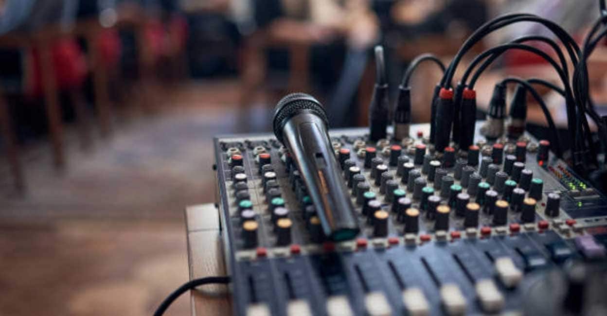 ഹോ... ചെവി പൊട്ടുന്നു! ഈ സൗണ്ട് സിസ്റ്റത്തിന് എന്താണ് പരിഹാരം?