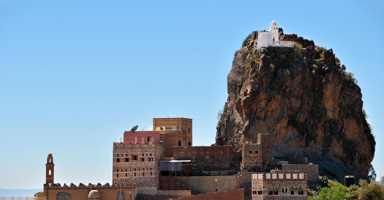 മഴ പെയ്യാത്ത ഗ്രാമം, 'മേഘങ്ങള്‍ക്ക് മുകളില്‍ താമസിക്കുന്ന ...