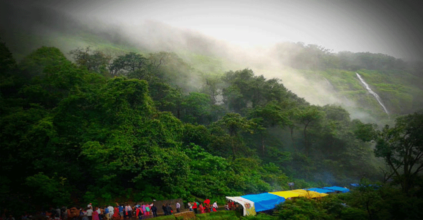 കൊങ്കൺ പാതയിലൂടെ മഴയെ അറിഞ്ഞൊരു യാത്ര | Amboli Tourism Maharashtra