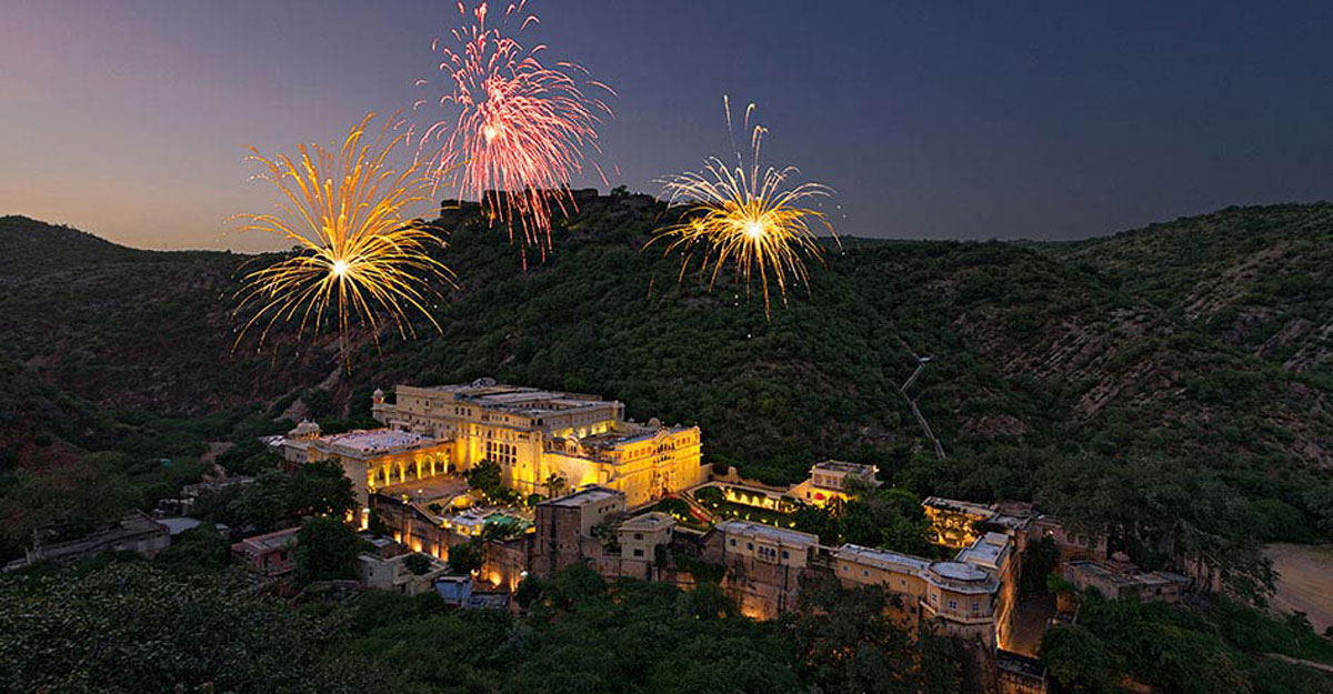 475 വർഷം പഴക്കമുള്ള ഈ കൊട്ടാരത്തിനുള്ളില്‍ രാജകീയമായി താമസിക്കാം ...