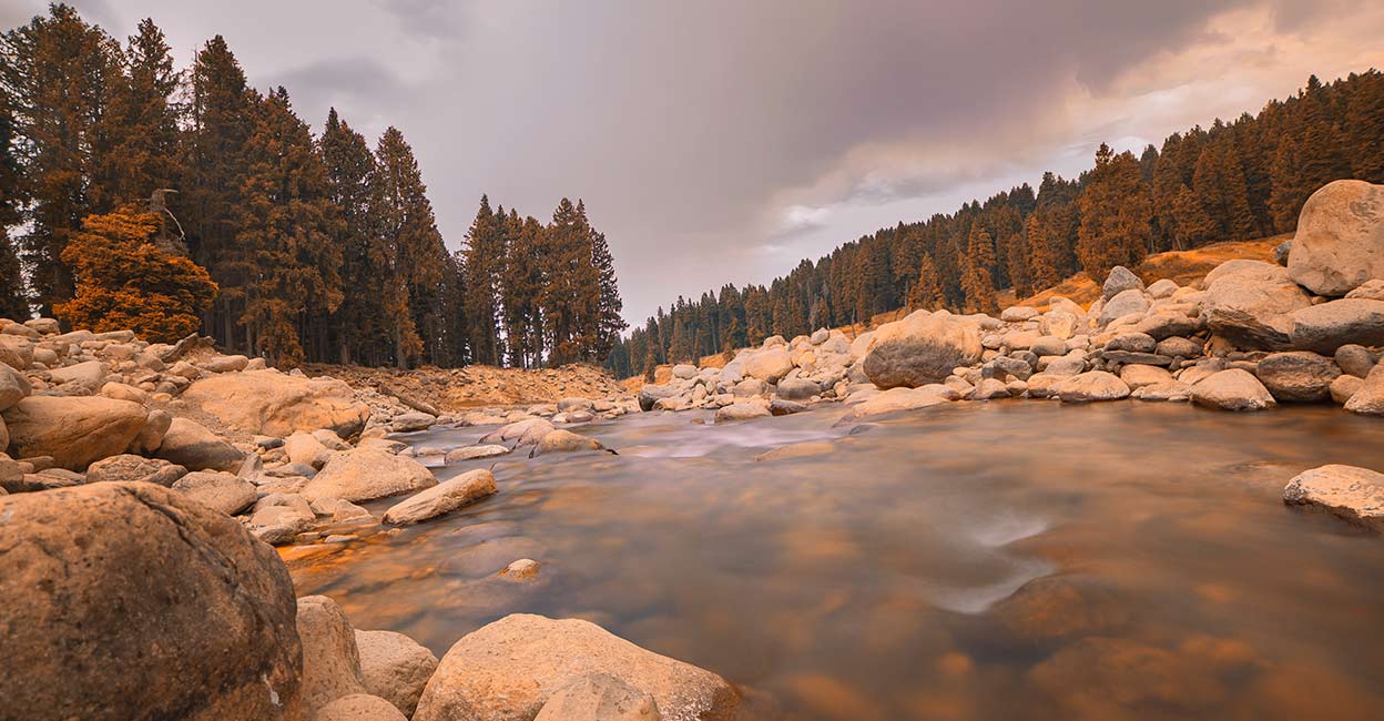 ഇത് കശ്മീരിലെ ആരുമറിയാത്ത സ്വര്‍ഗഭൂമി; മണ്ണില്‍ നിന്ന് പാലൊഴുകിയ താഴ് ...