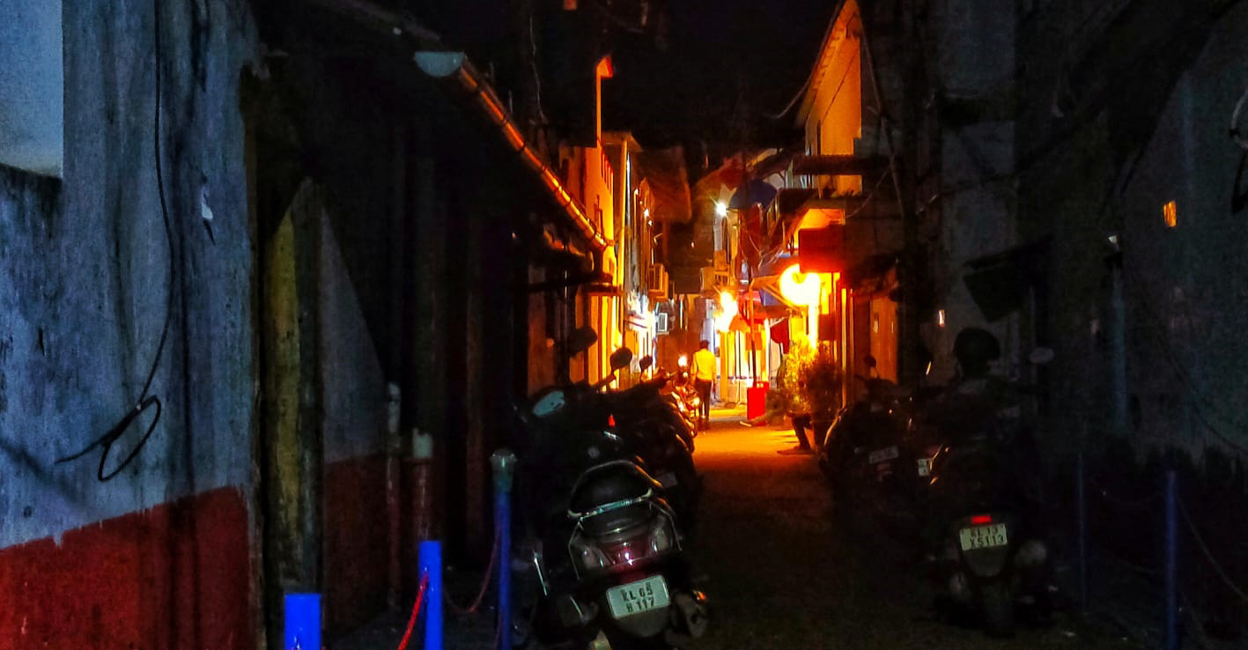 കോഴിക്കോടുണ്ട് ഗുജറാത്തി തെരുവ് | Walking down the Gujarati Street of ...