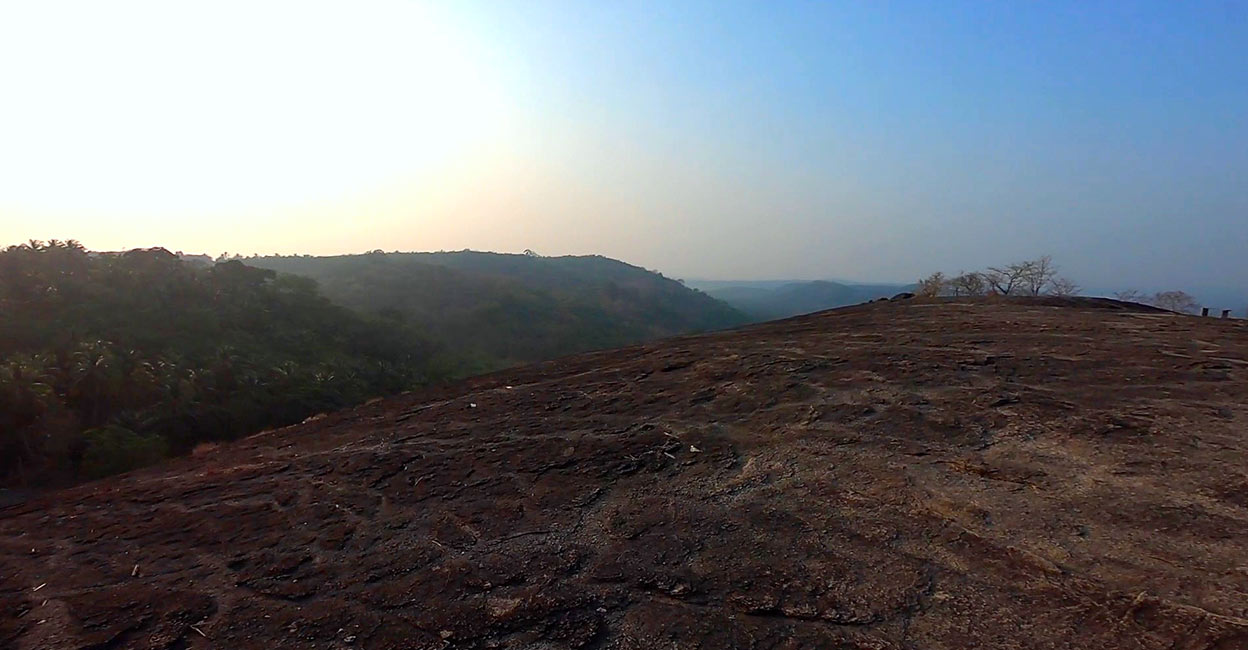 ചെപ്പാറ :മുനിയറകൾ ഉള്ള പാറ | Visit Cheppara Caves in Thrissur
