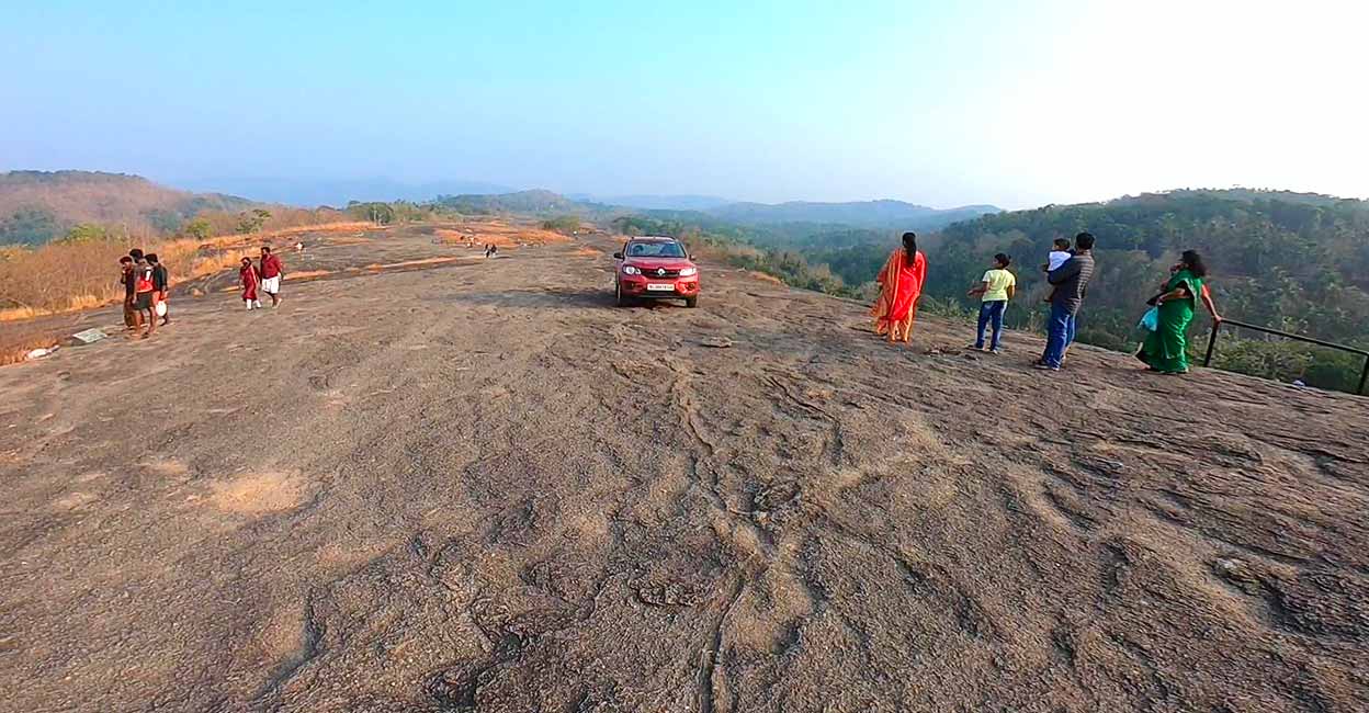 ചെപ്പാറ :മുനിയറകൾ ഉള്ള പാറ | Visit Cheppara Caves in Thrissur