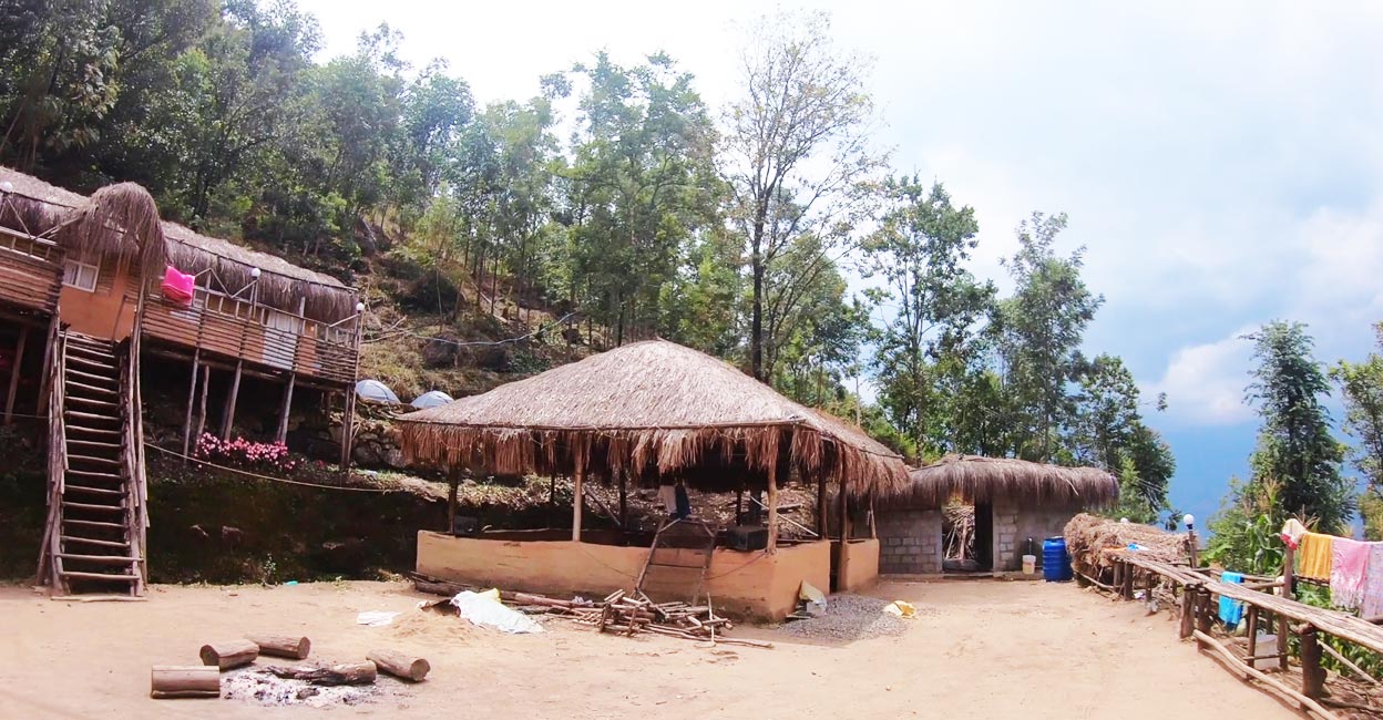 മലമുകളിലെ മൺവീട്; മഞ്ഞ് കണ്ട് കാന്തല്ലൂരിലെ താമസം പൊളിയാണ്! | Stay In Mud House kanthalloor Munnar