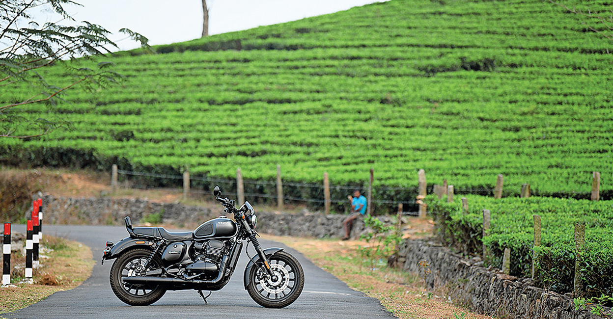 ഇല്ലിക്കൽ കല്ല്, തൊമ്മൻകുത്ത്,പുള്ളിക്കാനം; യെസ്ഡി റോഡ്സ്റ്ററി ...