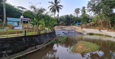 മീന്‍പിടിപ്പാറയെക്കുറിച്ച് കേട്ടിട്ടുണ്ടോ? ഒഴിവുസമയം ചിലവിടാന് ...