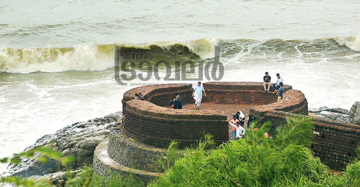 മഴക്കാലം സുന്ദരിയാക്കുന്ന ഇടങ്ങൾ, പോകാം കേരളത്തിലെ മൺസൂ ...