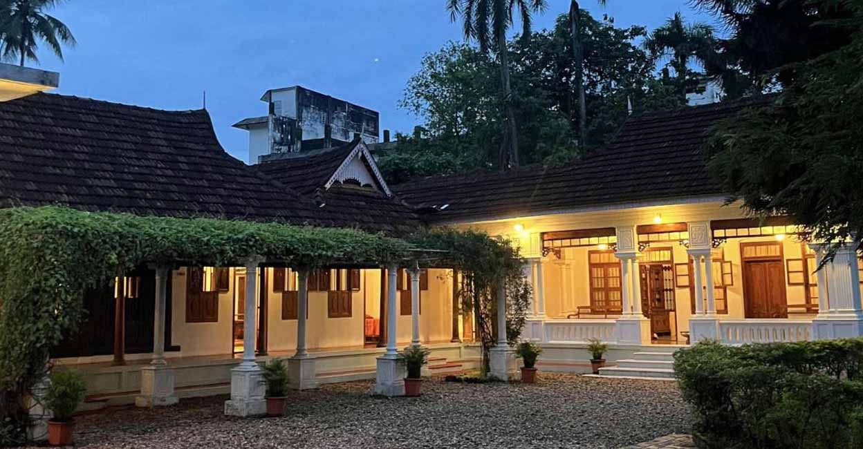 ഇവിടെയുണ്ട് 260 വർഷം പഴക്കമുള്ള നസ്രാണി തറവാട് ; സഞ്ചാരികൾക്കു ...