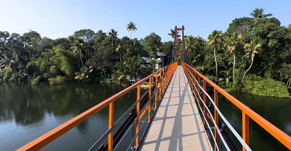 സാഹസികതയും സുന്ദരമായ ഗ്രാമീണ കാഴ്ചകളും ; വാട്ടർ സ്ട്രീറ്റ് എന്ന നവീന ...