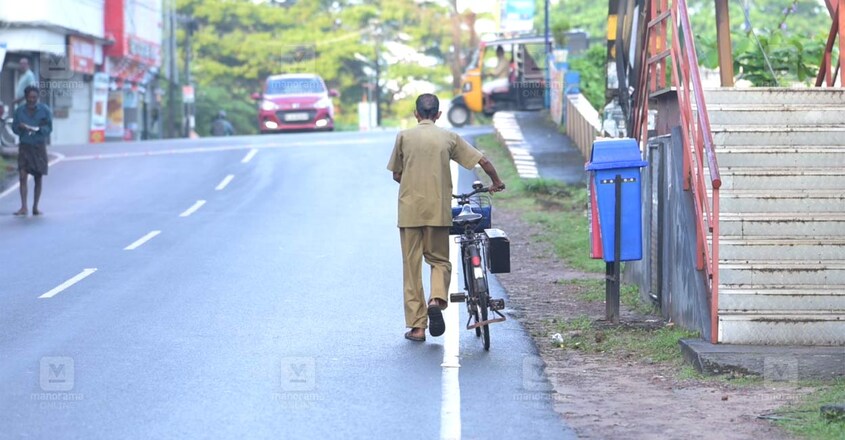 ഈ പോസ്റ്റ്മാന്റെ സൈക്കിൾ ബെൽ കേൾക്കാത്ത ആലപ്പുഴക്കാരില്ല, ഇനി ...