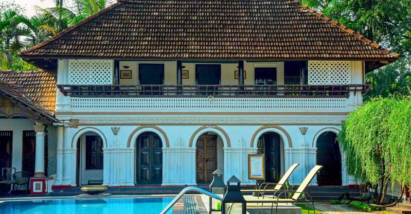 കുമരകത്ത് ആഘോഷിക്കാനൊരു ഹെറിറ്റേജ് ഹോം; ഒരാൾക്ക് 800 രൂപ സ്പെഷ ...